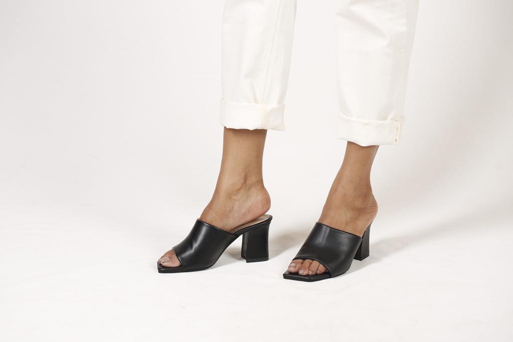 Square Toe Mule Heels Black120049 - Franco
